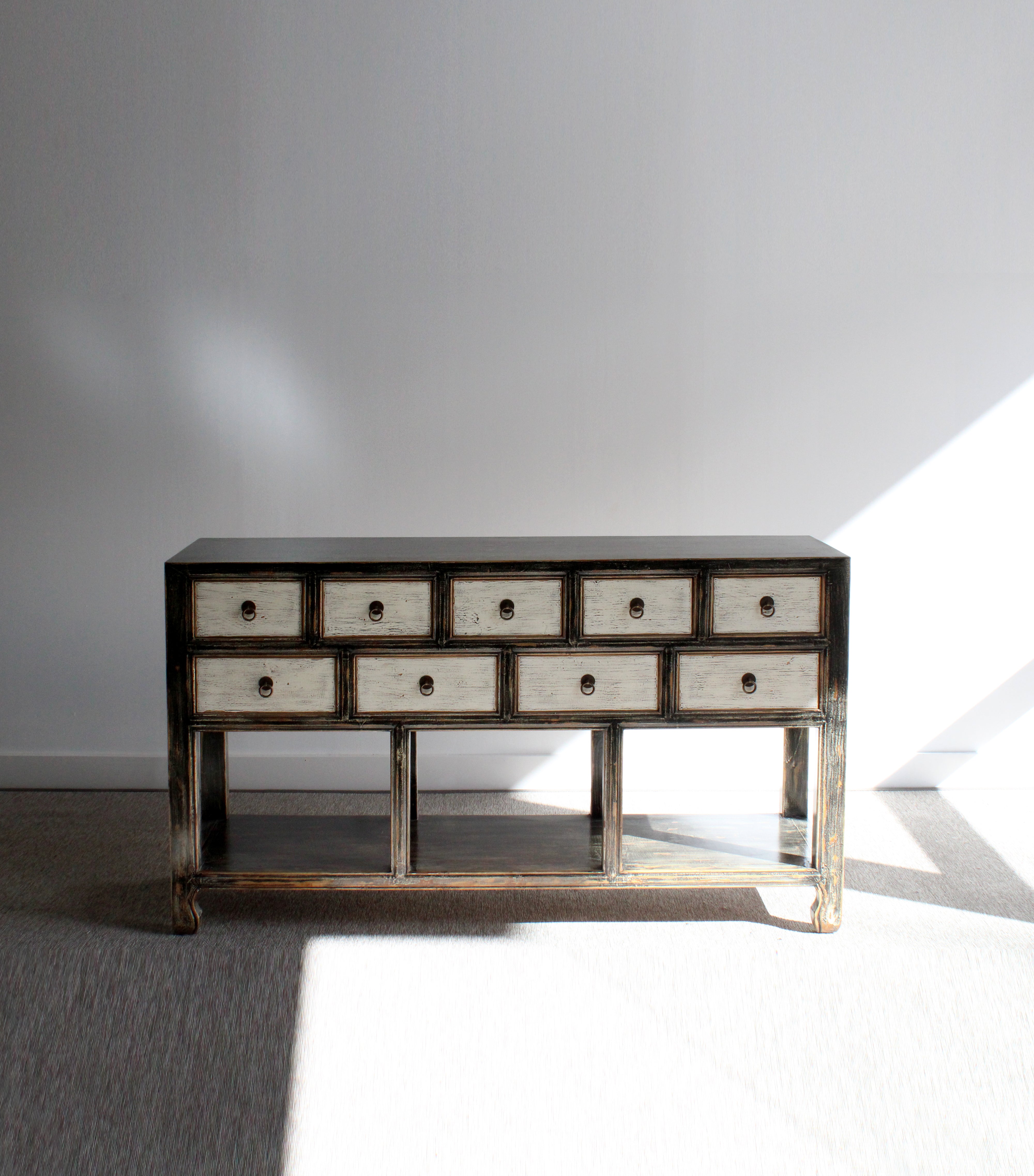 Consola Coimbra – Gloss & Raffles