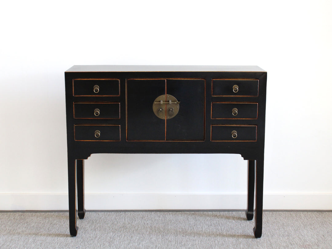 Consolas – Gloss & Raffles