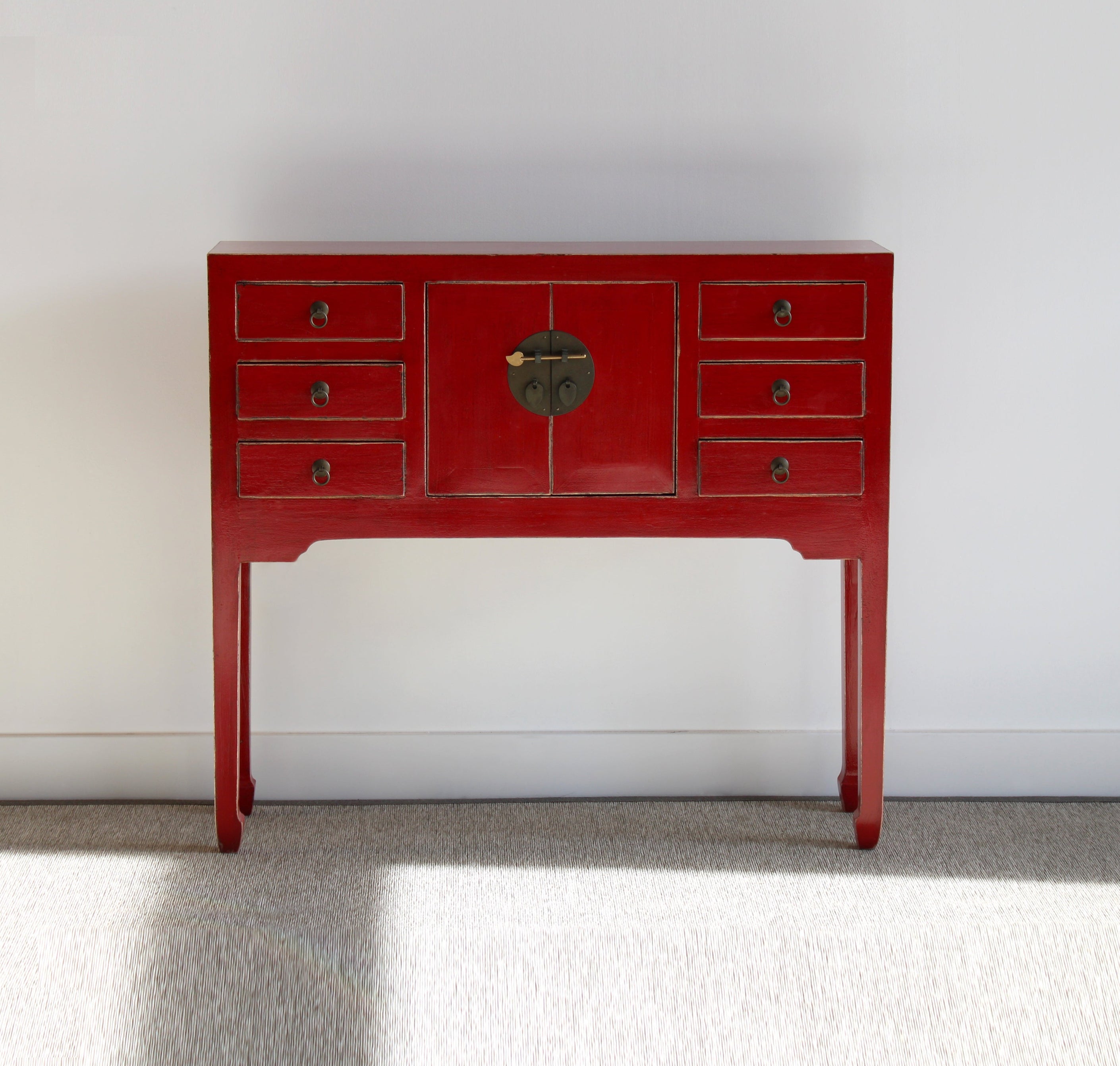 Consolas – Gloss & Raffles