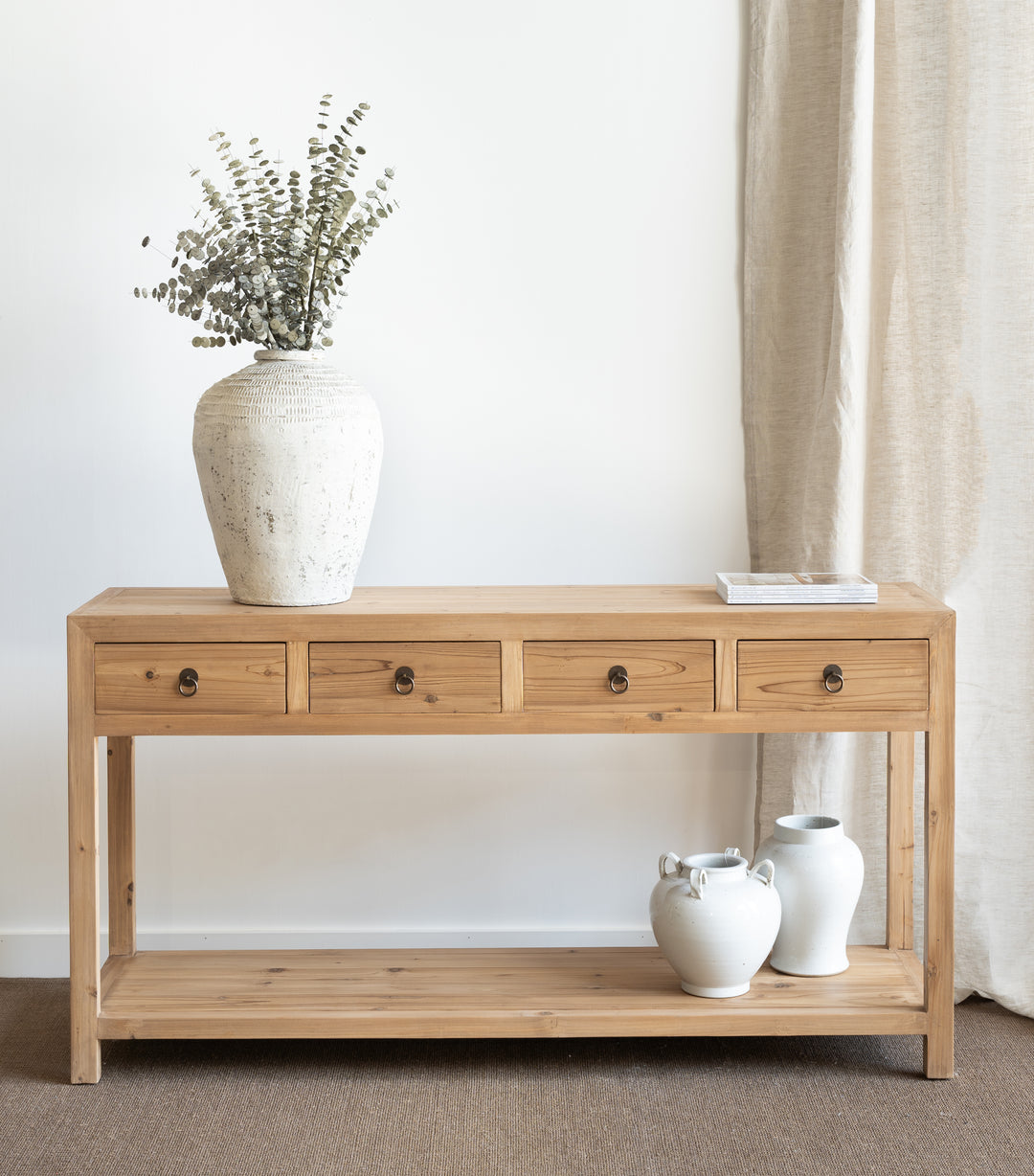 Consolas – Gloss & Raffles