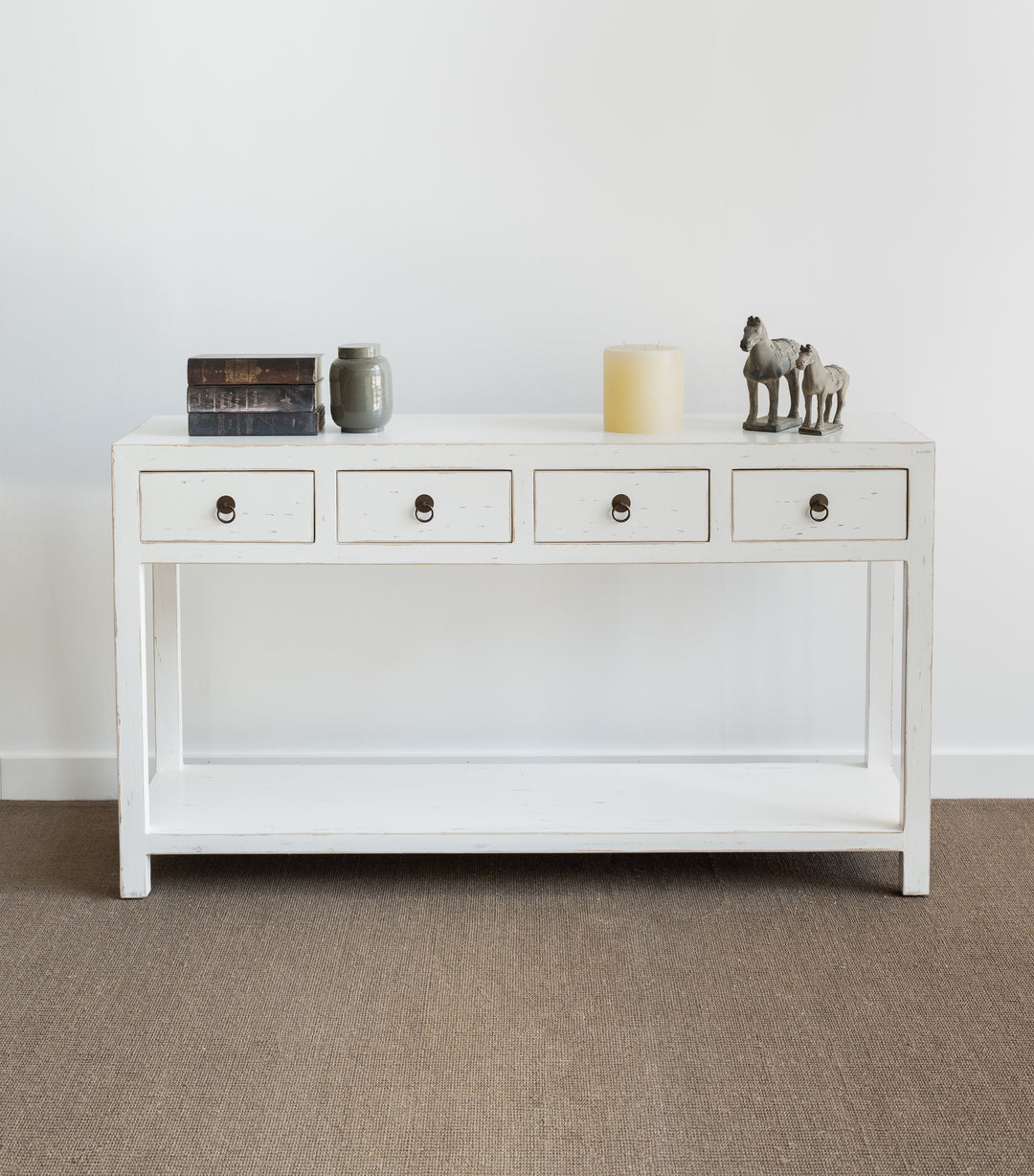 Consolas – Gloss & Raffles