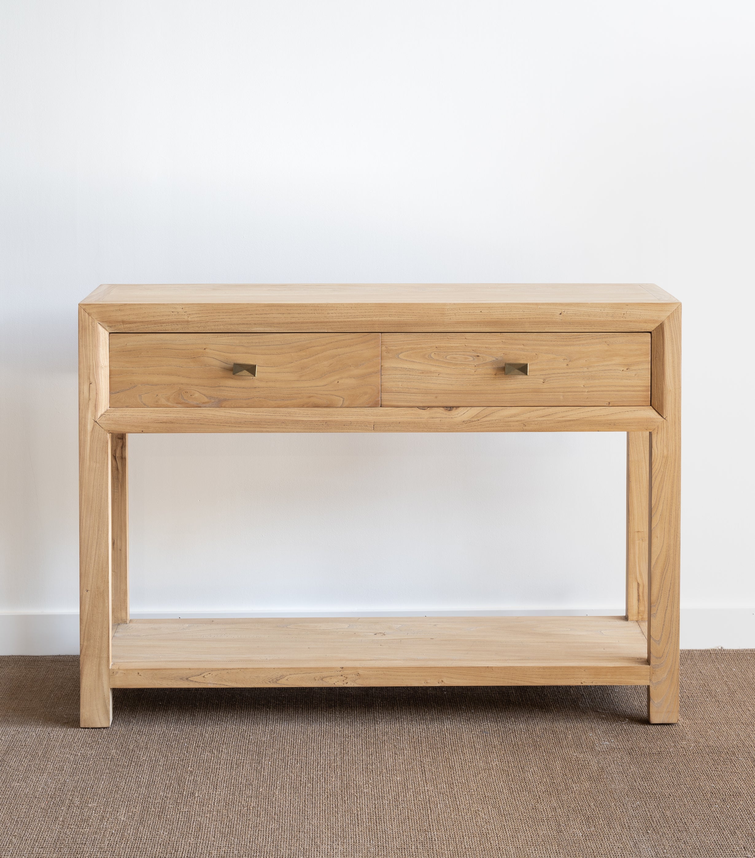 Consolas – Gloss & Raffles